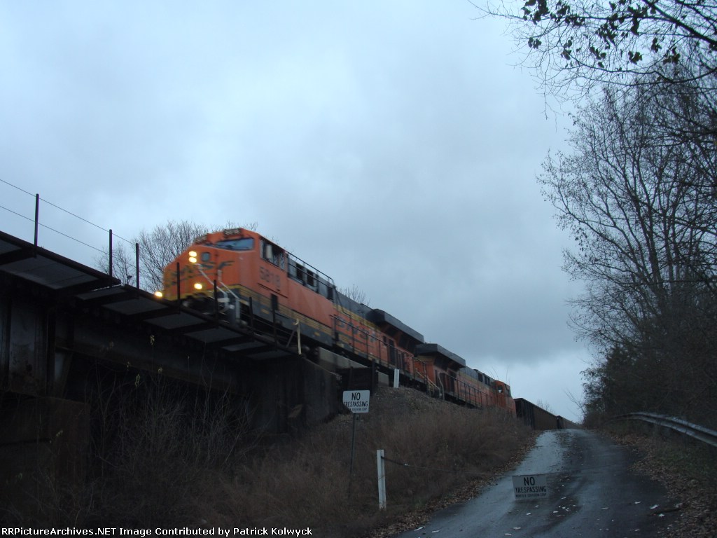 BNSF 5818